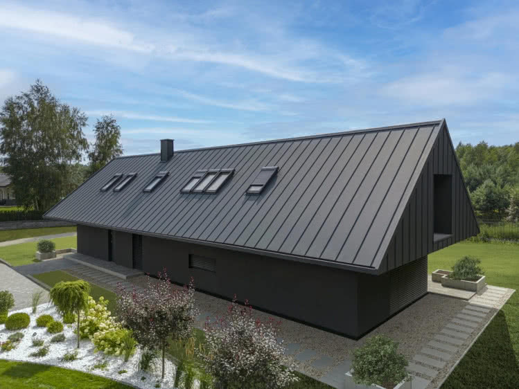 Jak wybrać blachę na rąbek stojący? Poradnik dla budujących dom