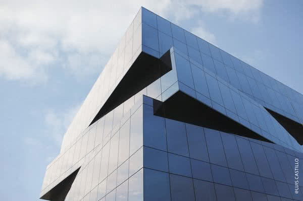 SunGuard Solar Grey 20 - nowe oblicze szkła