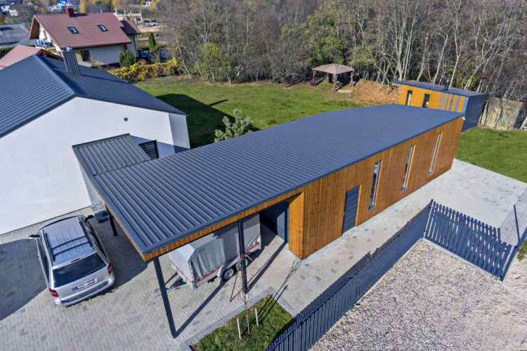 Dach jednospadowy - tani i efektowny sposób na pokrycie budynku